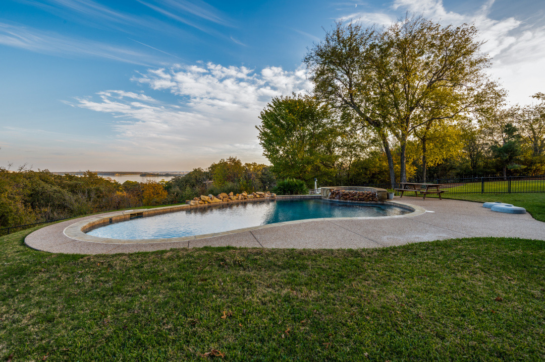 509 Emily Dr, Lakeside, TX 76108