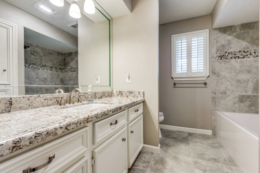 17915 Emrose Ln, Cypress, TX 77429