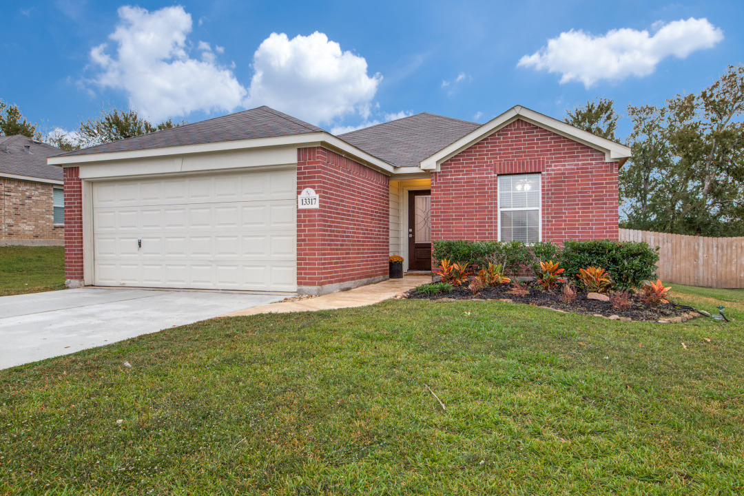 13317 Lazy Ln, Willis, TX 77318