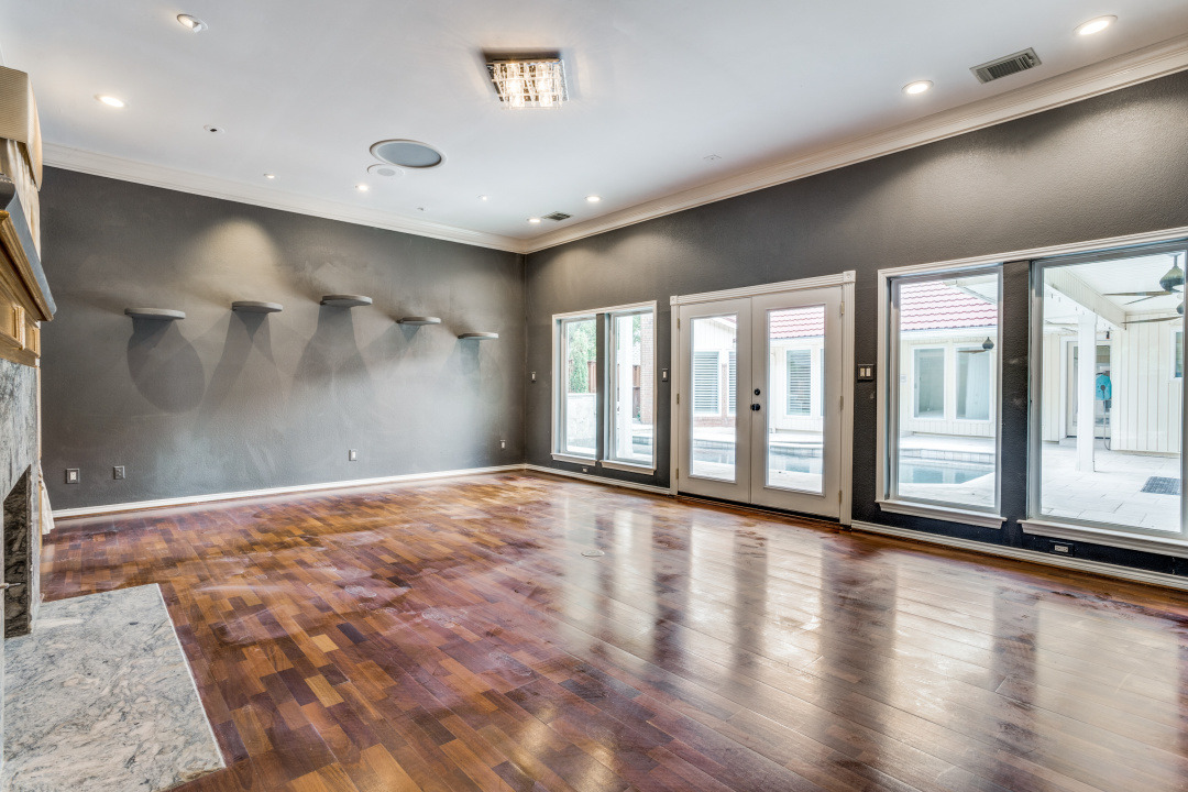 7115 Debbe Dr, Dallas, TX 75252