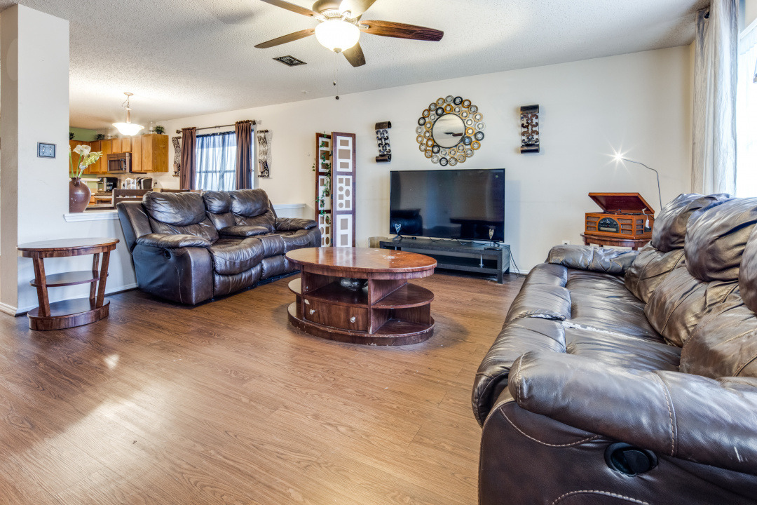 2428 Mallory Ln, Lancaster, TX 75134