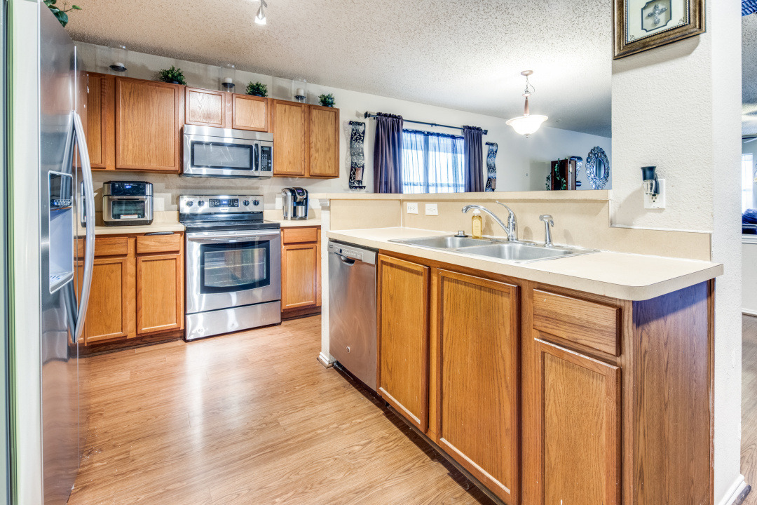 2428 Mallory Ln, Lancaster, TX 75134