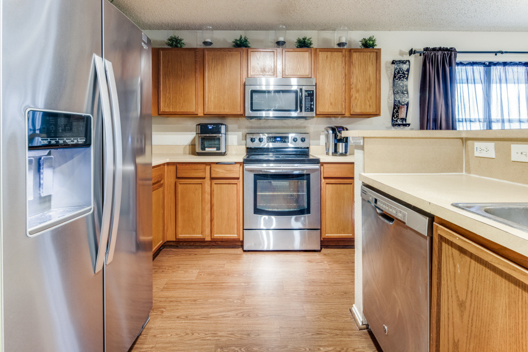 2428 Mallory Ln, Lancaster, TX 75134