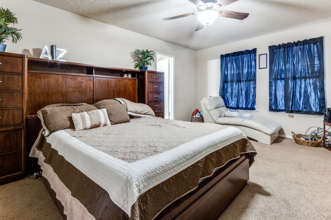 2428 Mallory Ln, Lancaster, TX 75134