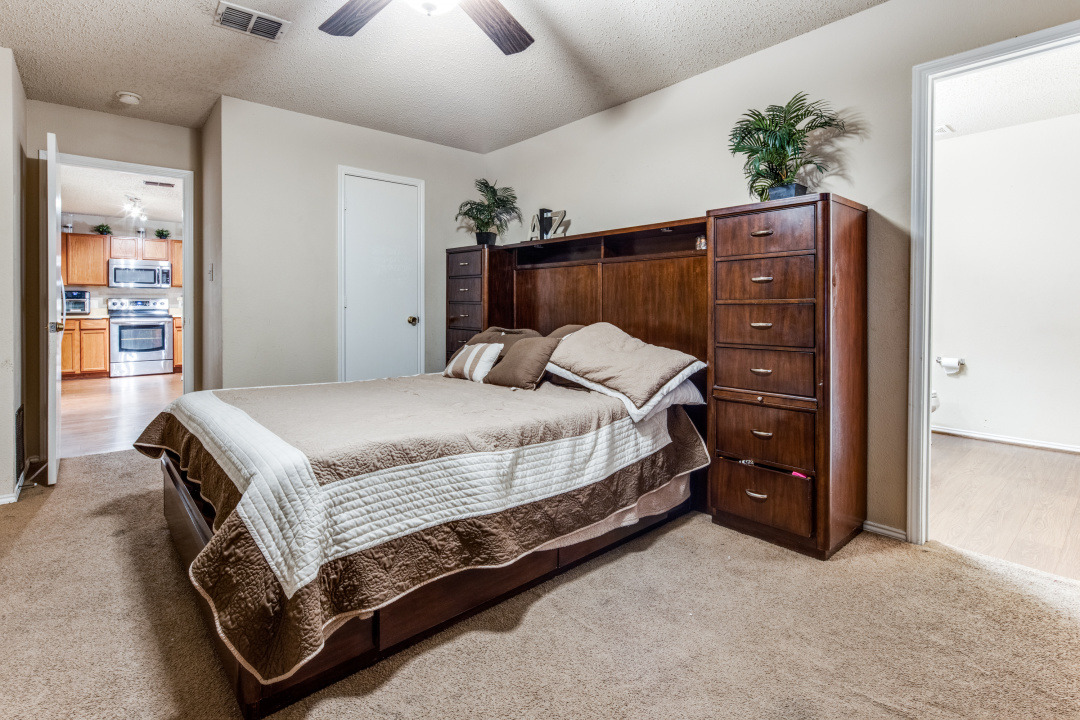 2428 Mallory Ln, Lancaster, TX 75134