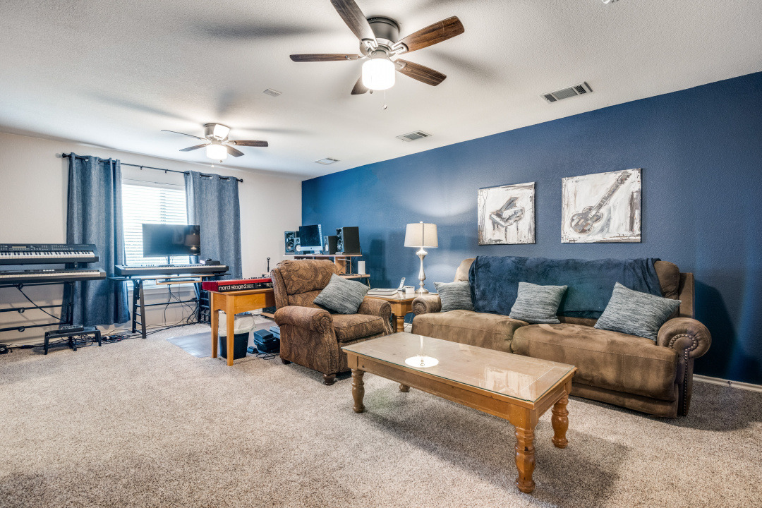 1100 Rolling Meadow Dr, Lavon, TX 75166