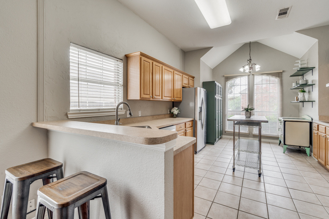 5101 Clarksburg Ct, Arlington, TX 76017