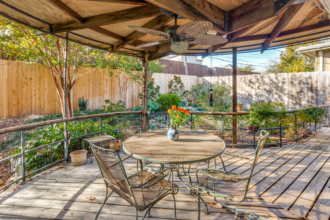 2720 Sandage Ave, Fort Worth, TX 76109