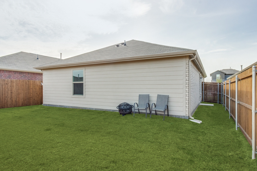 2515 Russell St, Crandall, TX 75114