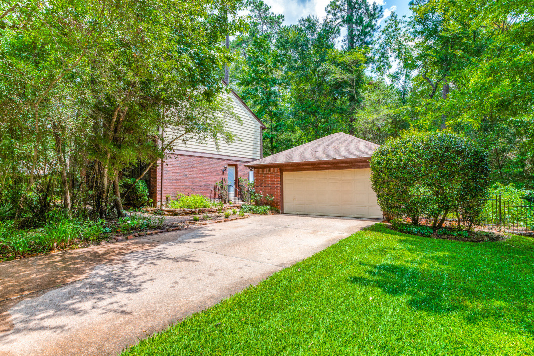 22 Thorn Berry Pl, Spring, TX 77381