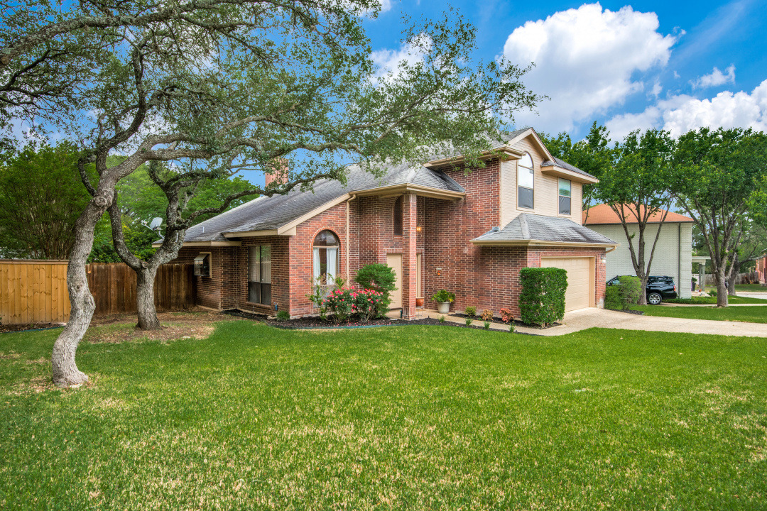 26006 Meadowcrest Dr, San Antonio, TX 78258