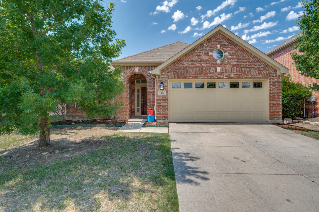 1812 Canvasback Dr, Aubrey, TX 76227