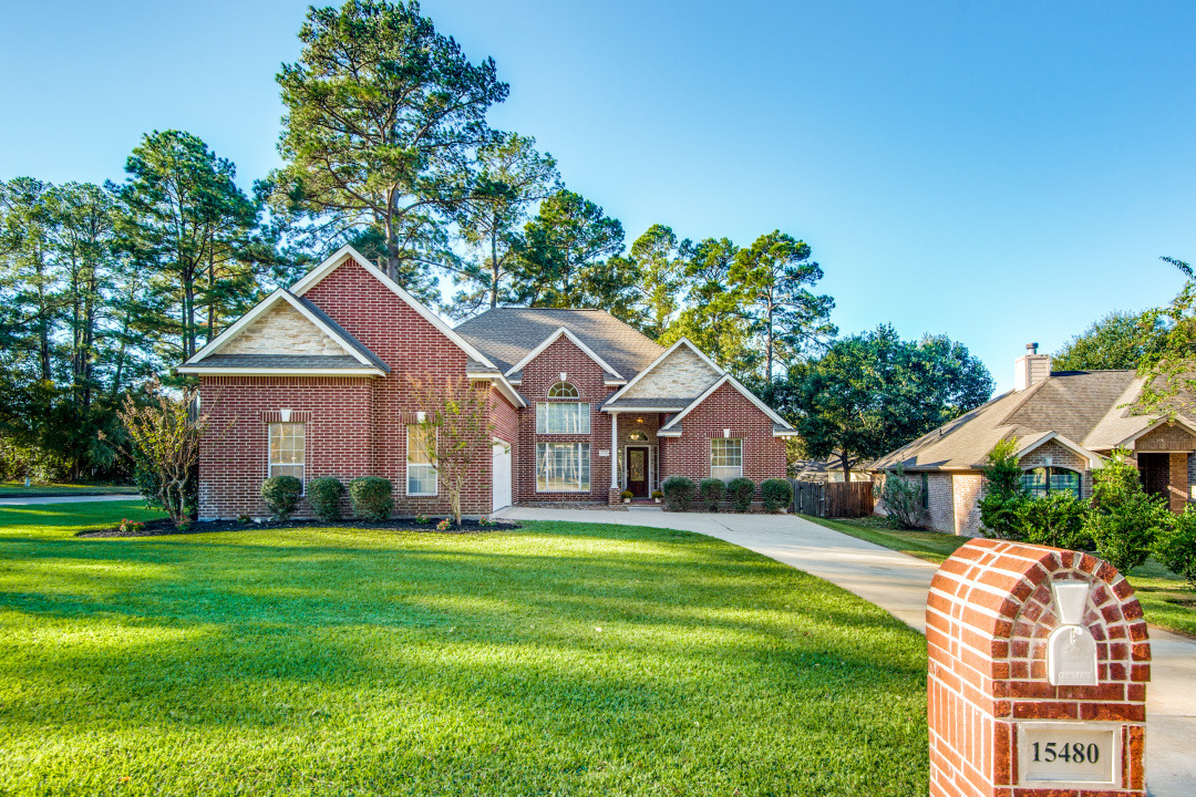 15480 Constellation Cir W, Willis, TX 77318