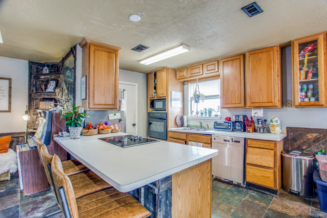 623 Allencrest Dr, White Settlement, TX 76108