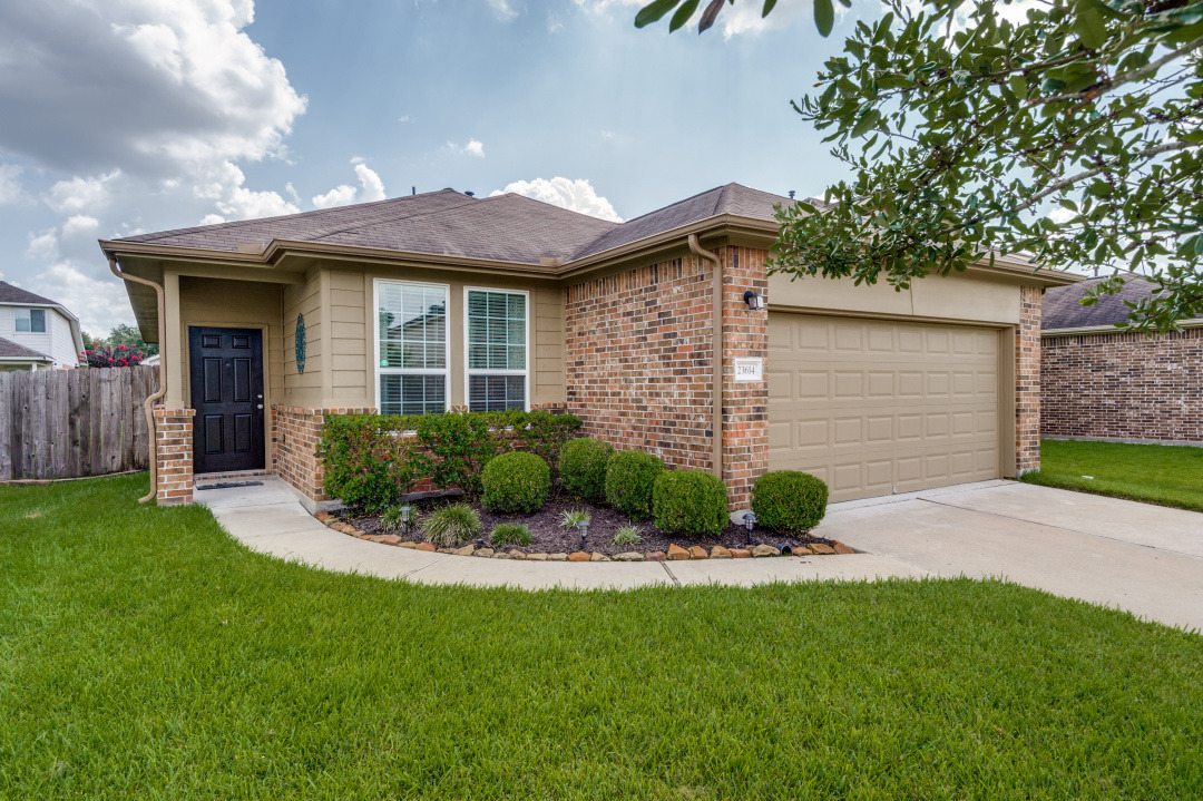 23614 Maple View Dr, Spring, TX 77373