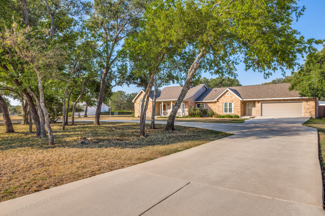 8646 Noble Lark Dr, Boerne, TX 78015