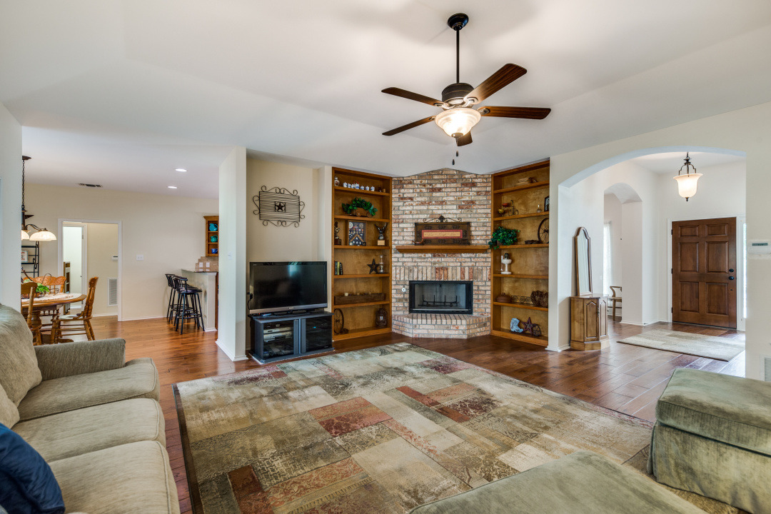 8646 Noble Lark Dr, Boerne, TX 78015