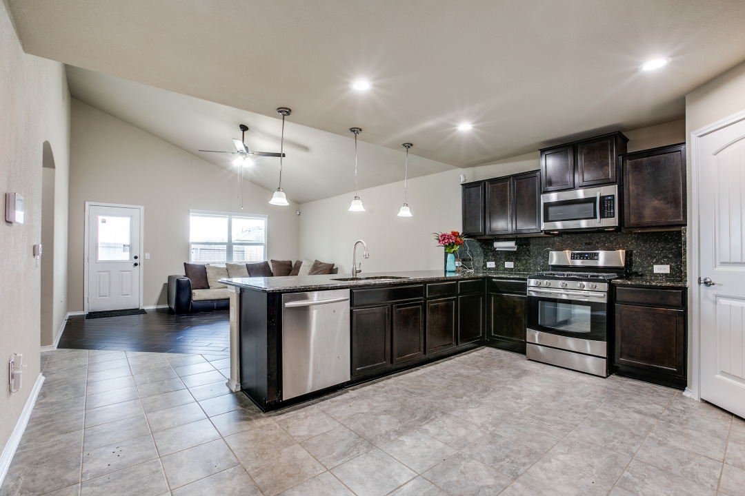 1014 Dogleg Right, San Antonio, TX 78221