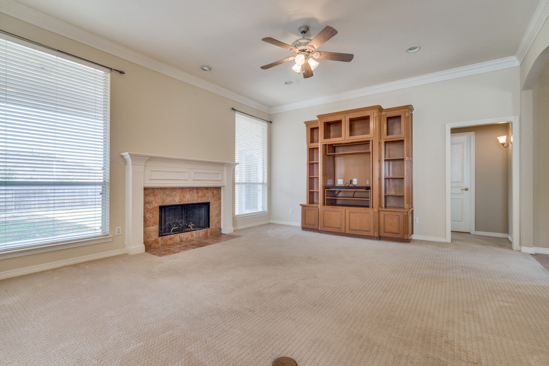 6702 Glendale Dr, Arlington, TX 76017