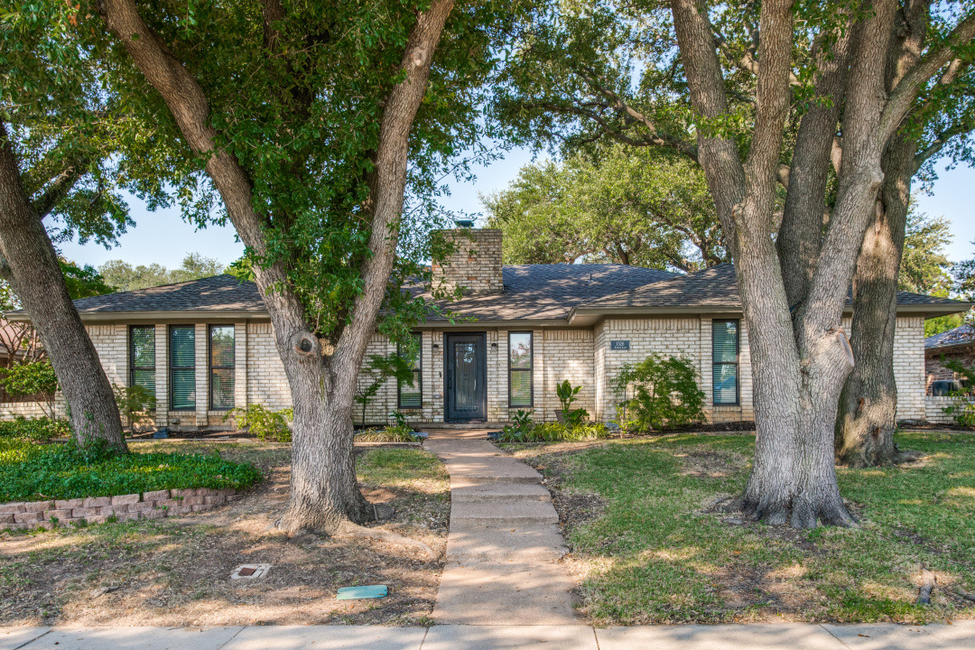 1326 Juniper Ln, Lewisville, TX 75077