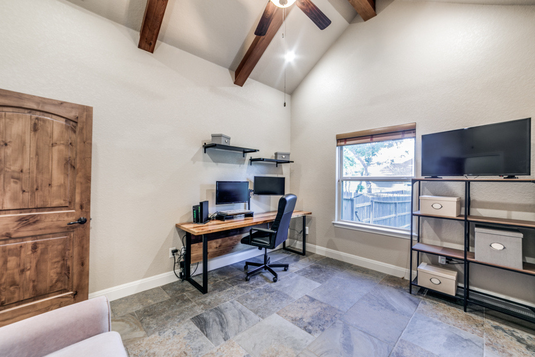 125 Bobby Lynn Drive, Adkins, TX 78101