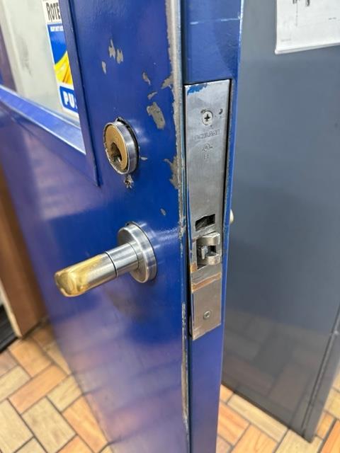 Schlage L9050 07A Office Function Mortise Lock