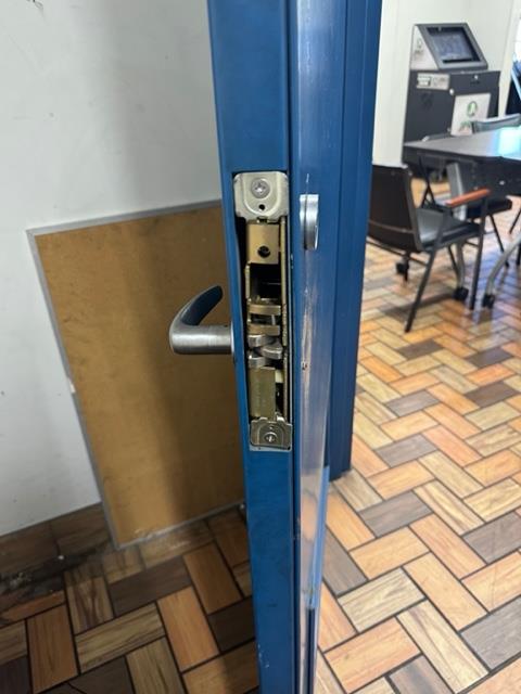 Schlage L9050 07A Office Function Mortise Lock