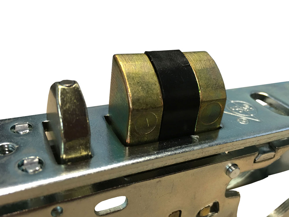 Adams Rite 4510 Standard Duty Economy Deadlatch w/ plain faceplate