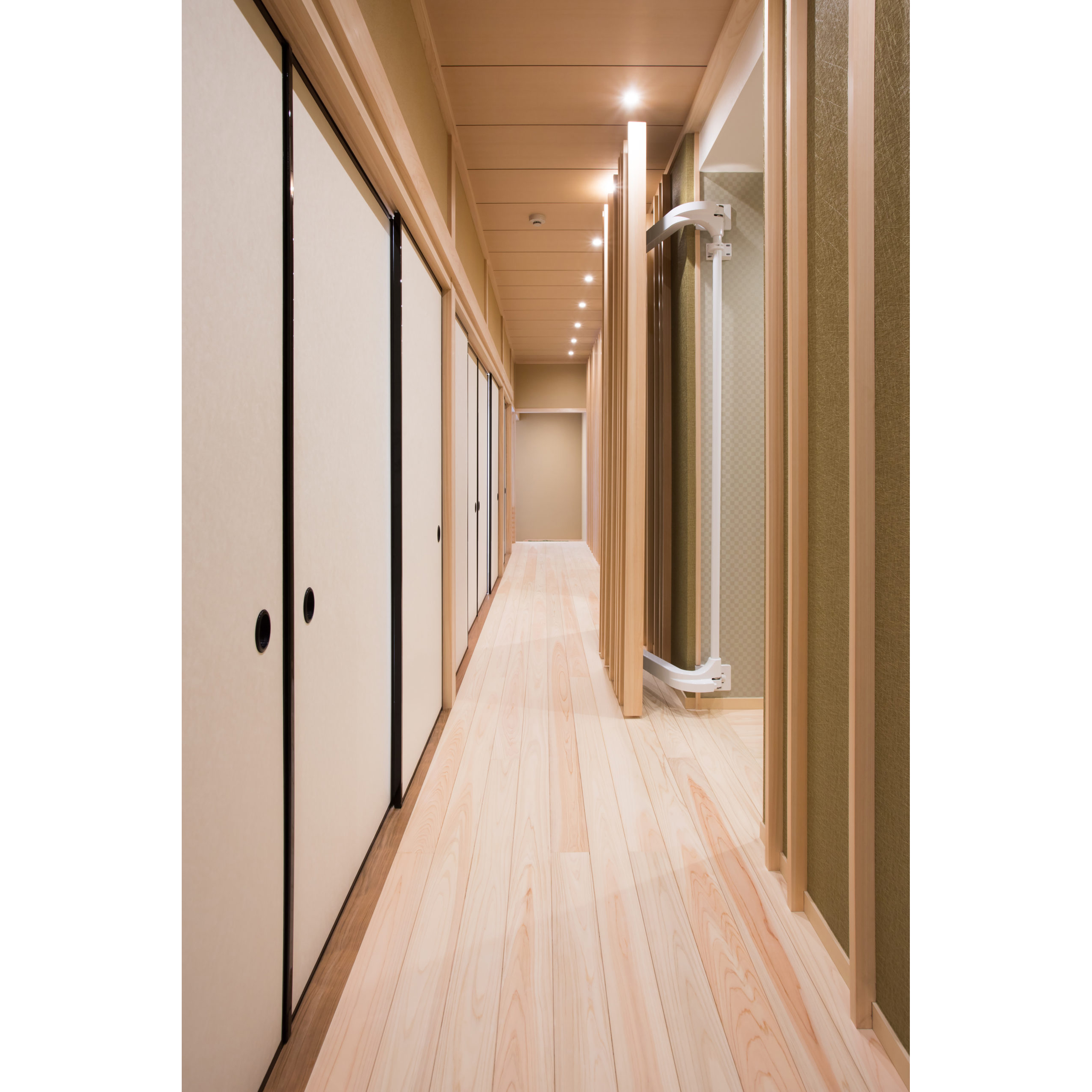 Sugatsune America SLLINX1000BLS Lateral Door Opening System Kit, 117-5/ ...