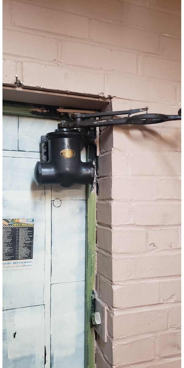 Corbin Rebuilt 150 Potbelly/Traditional Surface Door Closer