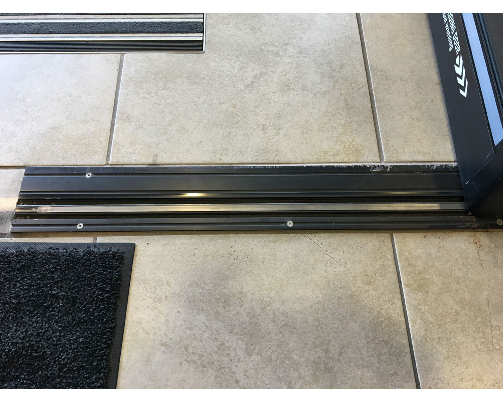 Stanley Access 535262-12 Duraglide Track Threshold with Vinyl, 12ft ...