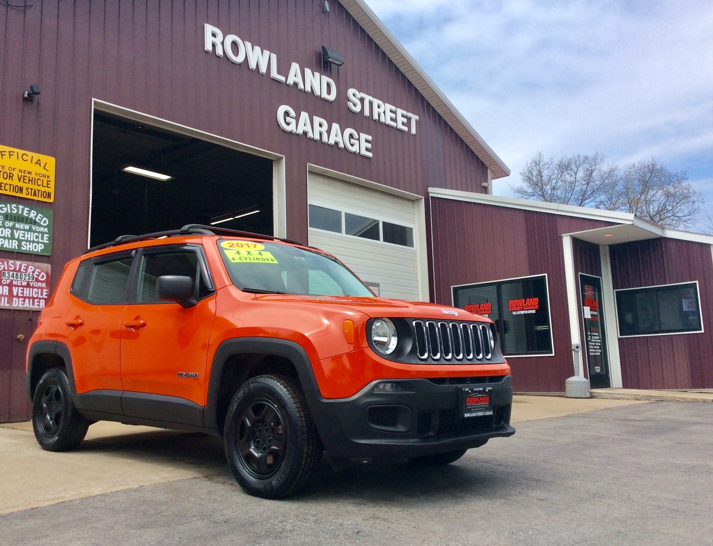 Buy 2017 Jeep Renegade :: Ballston Spa, NY | Rowland Street Garage
