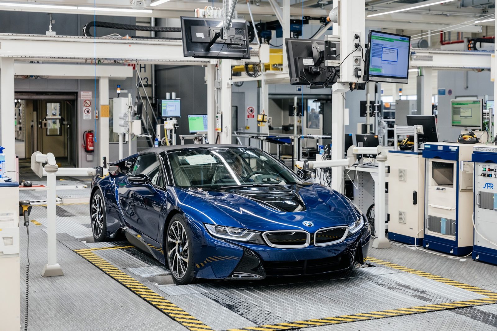 The Final 18 BMW i8s Ever - BimmerFile