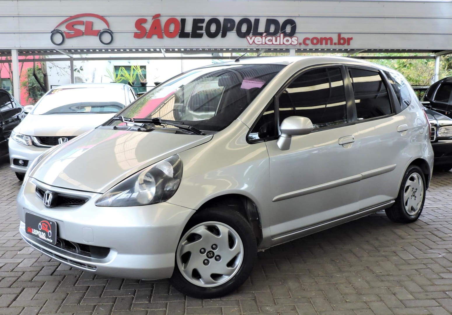HONDA - FIT 1.4 LX 16V FLEX 4P MANUAL - 2006/2006 - PRATA - R$ 16.900,00 - São Leopoldo Veículos
