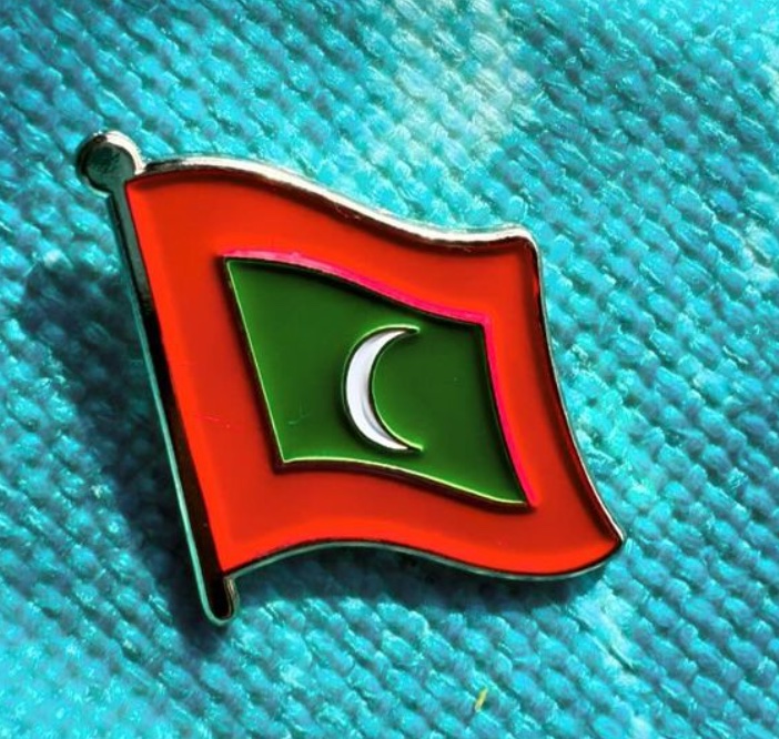 eTukuri - Products | Maldives Flag Enamel Pin