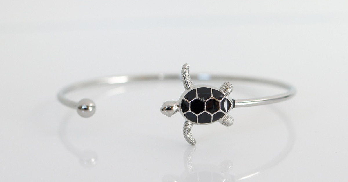 eTukuri - Products | Turtle cuff - Black
