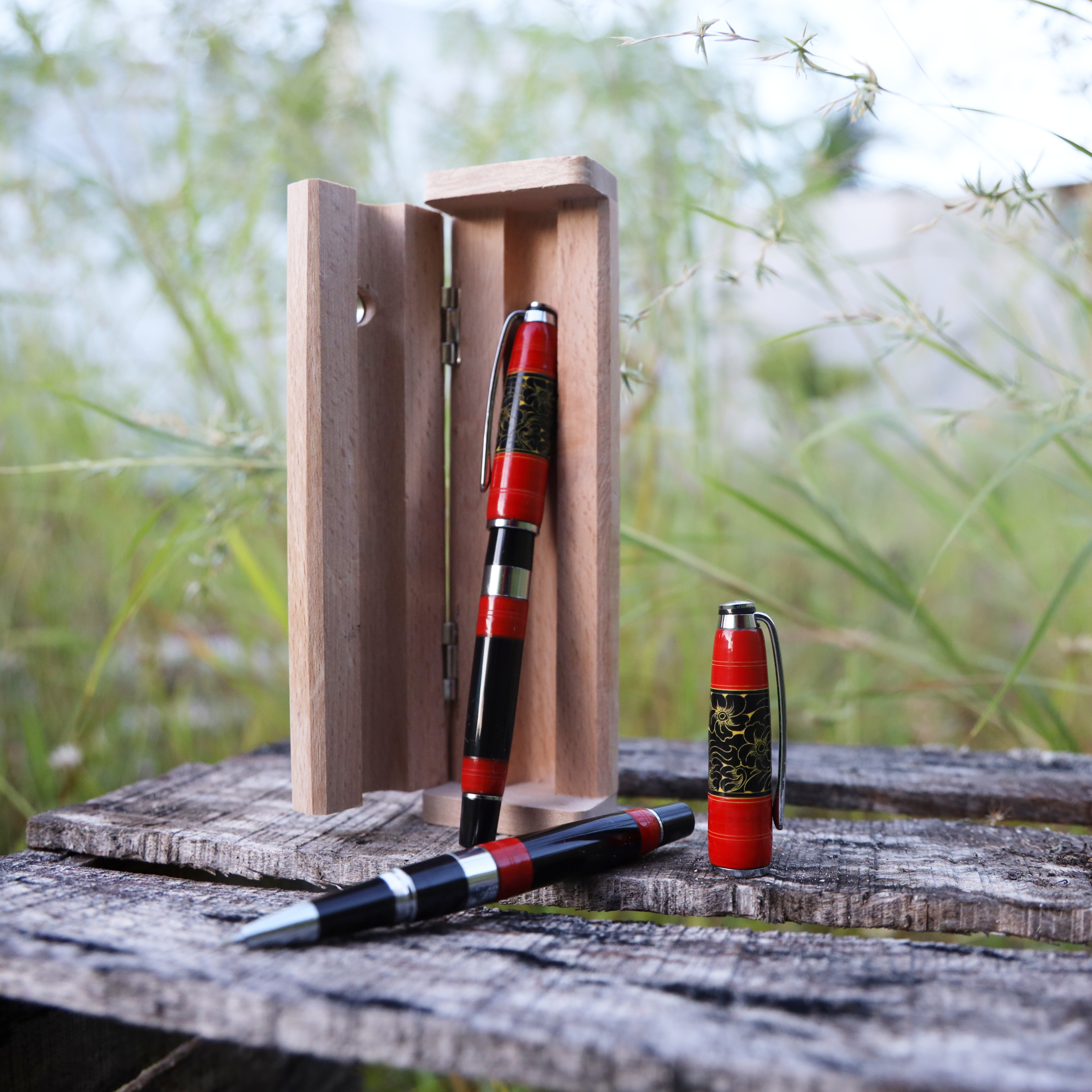 eTukuri - Products | Semi Lacquered Maldivivian Lacquer pen Red & Black ...