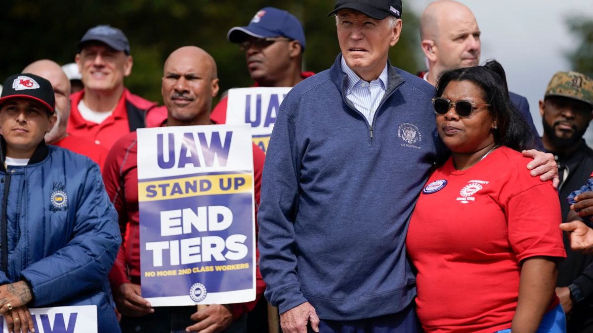 Christians support striking UAW workers | Faithful America