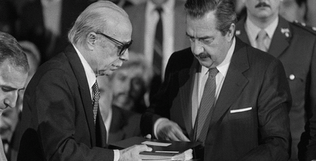 Gobierno De RaÚl AlfonsÍn [1983 1989] Timeline Timetoast Timelines