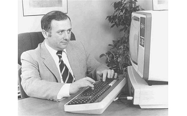 Evolución del internet y comercio electrónico timeline | Timetoast