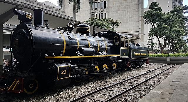 LÍNEA DEL TIEMPO: TRANSPORTE FERROVIARIO timeline | Timetoast