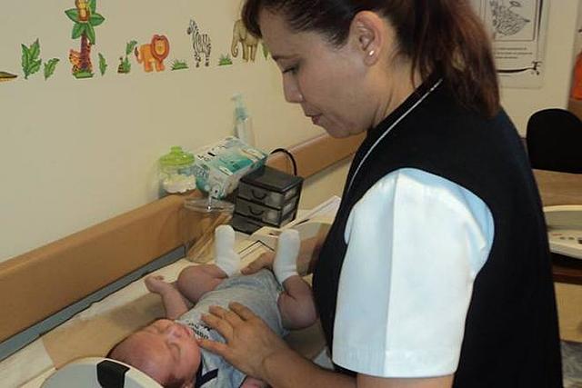 Antecedentes de Enfermería y su Actividad Independiente de Consultaría