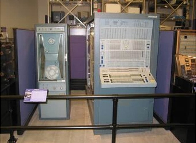 GENERACIONES DE COMPUTADORAS timeline | Timetoast timelines