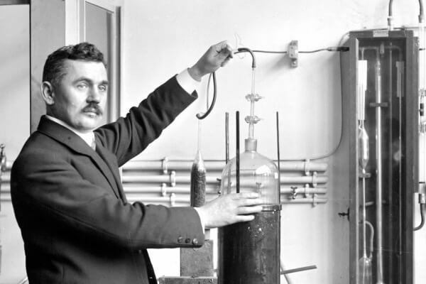 Avances tecnologicos y cientificos (1900-1917) timeline | Timetoast