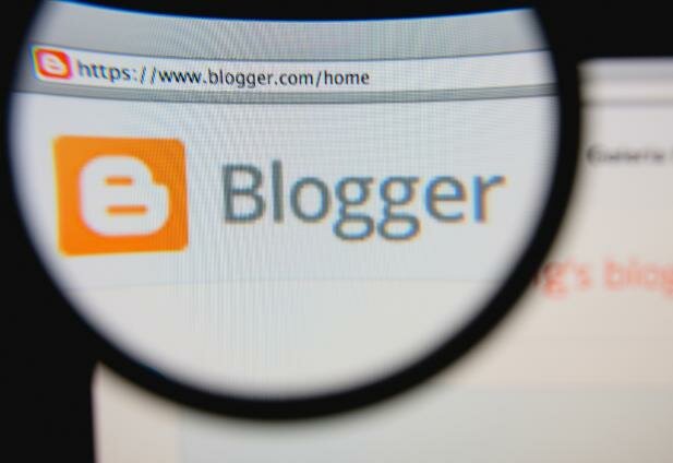 HISTORIA DE LOS BLOGGER timeline | Timetoast timelines
