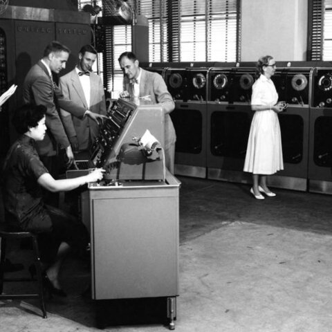 Historia de las bases de Datos timeline | Timetoast timelines