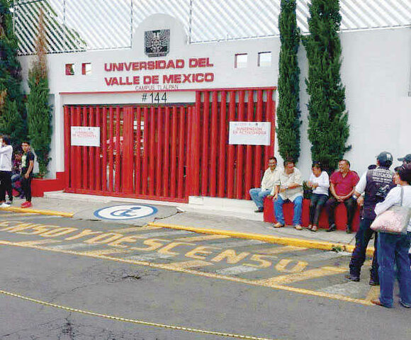 Hitos de la UVM timeline | Timetoast timelines