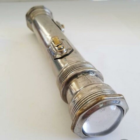 Evolución de los productos tecnológicos: Linternas timeline | Timetoas