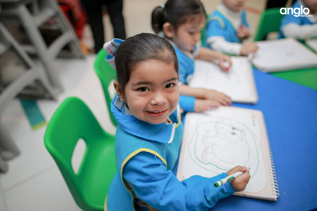 LInea de vida de Enrique Trejo timeline | Timetoast timelines