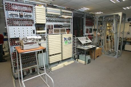 HISTORIA DE LAS COMPUTADORAS timeline | Timetoast timelines